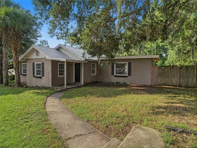 205 E Fountain St, Fruitland Park, FL 34731