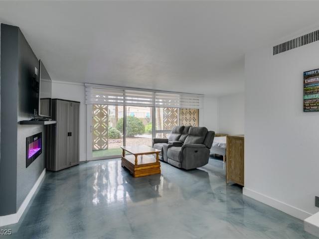 205 E Harmon Avenue 101