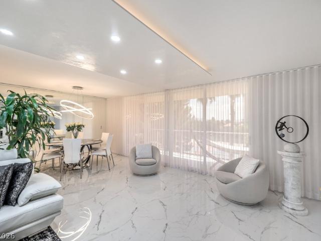 205 E Harmon Avenue 507