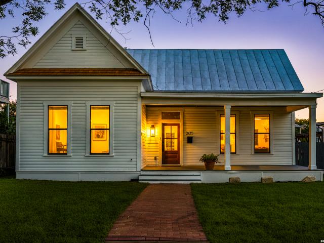 205 E Rische, San Antonio, TX 78204 | MLS #1914 | Compass