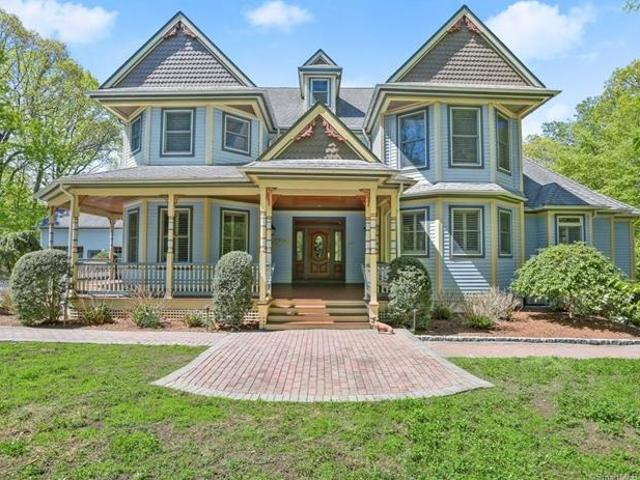 205 E Rocks Rd, Norwalk, CT 06851