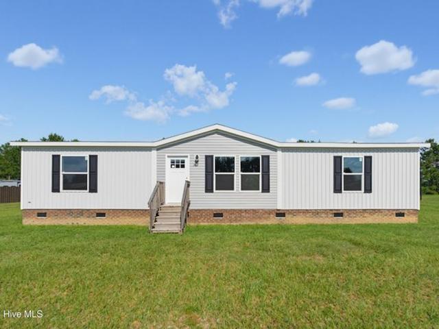 205 Emily Dr, Chadbourn, NC 28431
