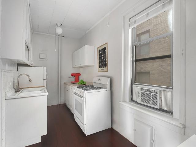 205 East 10th Street, Unit 4D