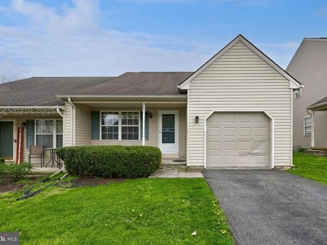 205 Elmshire Dr, Lancaster, PA 17603