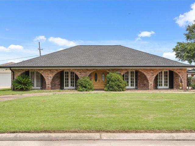 205 Fort Jackson St, Belle Chasse, LA 70037