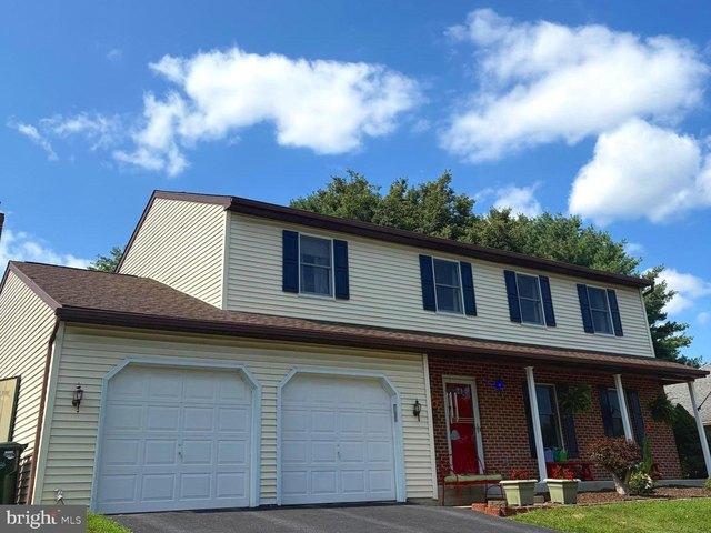 205 Knob Creek Ln, York, PA 17402