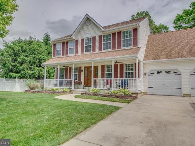 205 Kenmore Dr, Monroe Township, NJ 08094