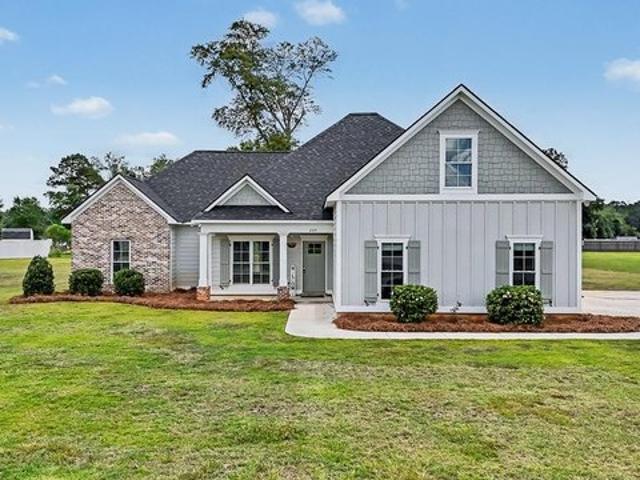 205 Hollister Dr, Leesburg, GA 31763