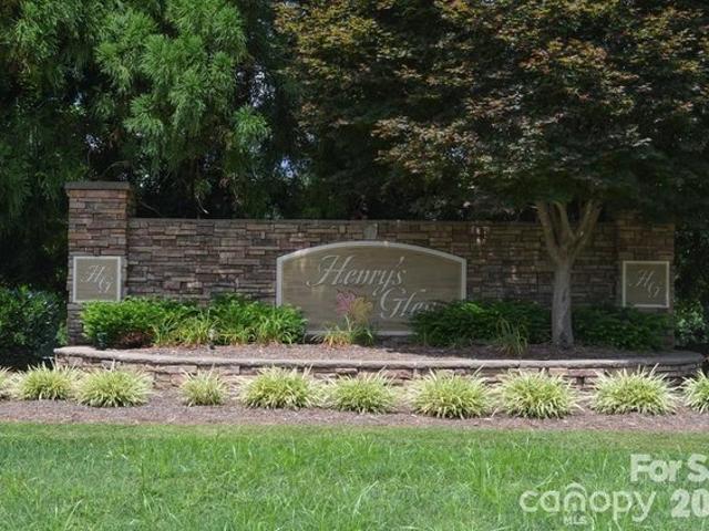 205 Henrys Glen Dr, Morganton, NC 28655