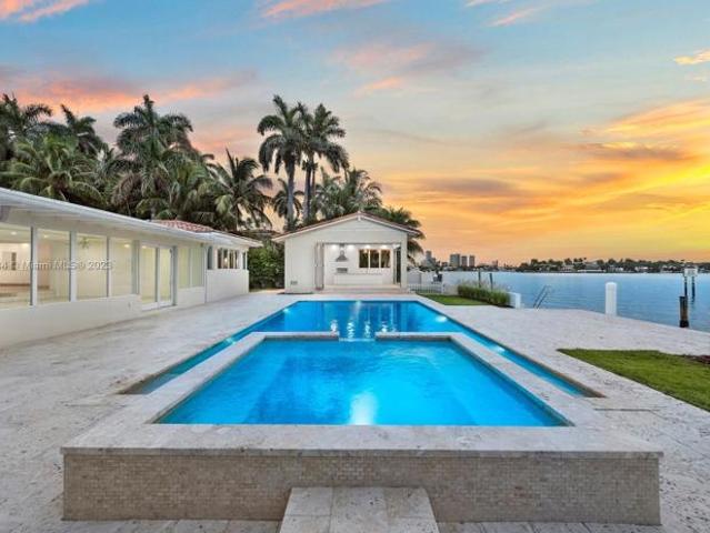 205 Hibiscus Dr N, Miami Beach, FL 33139