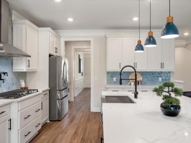205 Huguenot Trail