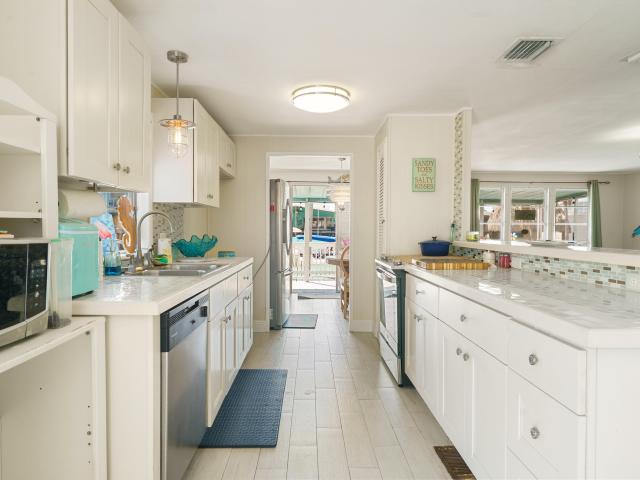 205 Humpty Dumpty Dr, Key Largo, FL 33037 | MLS #619717