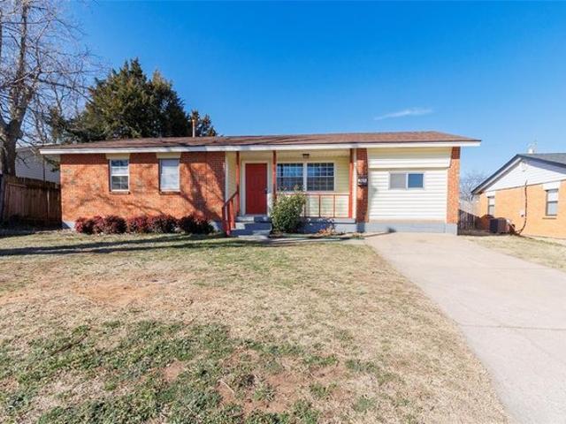 205 Oak St, Elgin, OK 73538