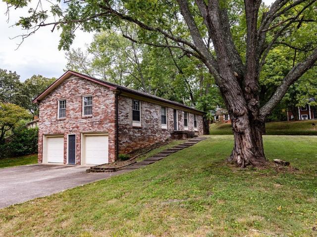 205 Lady Marion Dr