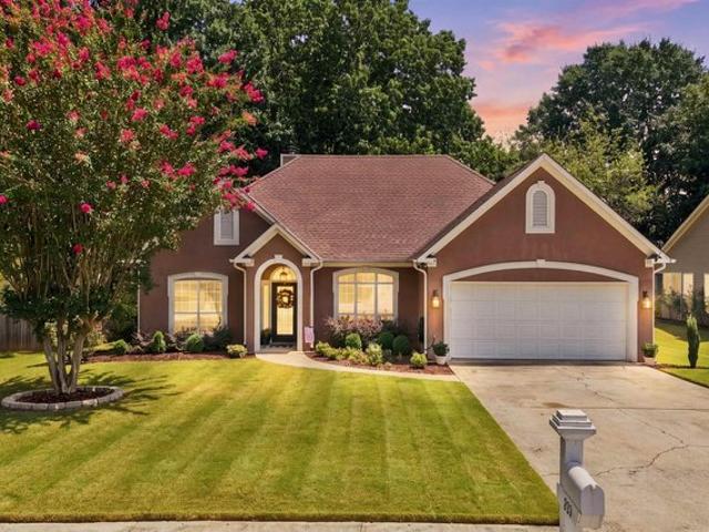 205 Leaf Ln, Alabaster, AL 35007