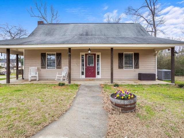 205 Live Oak Dr, Waynesboro, GA 30830