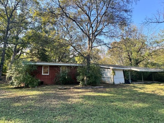205 Linda Ln