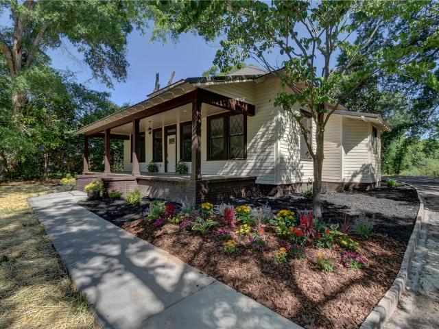 205 Mountain View Street