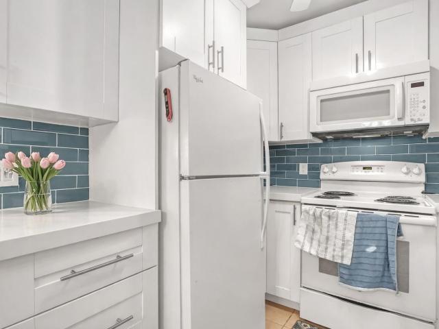 205 Main Blvd, Unit 2B, Boynton Beach, FL 33435 | MLS #B26013 | Compass