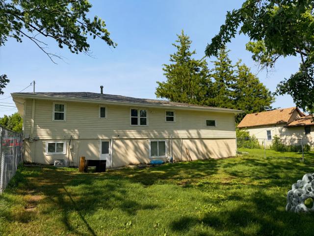 205 Main Street W