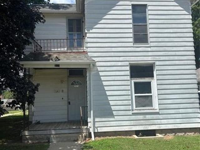 205 N 4th St, Vandalia, IL 62471