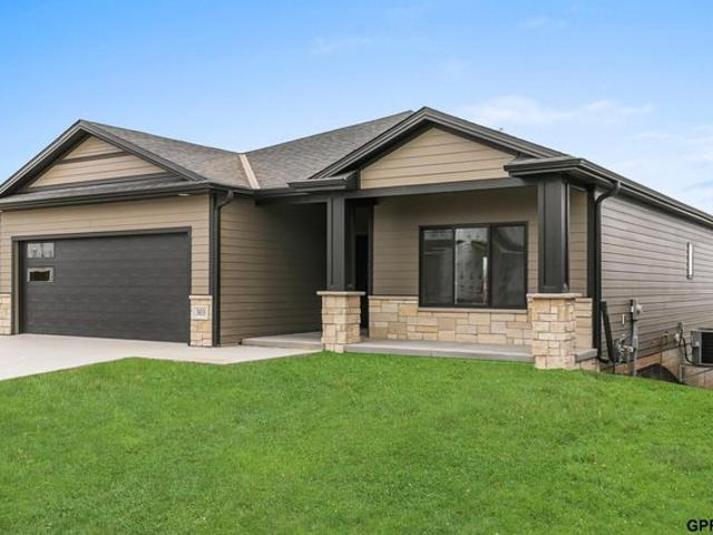 205 N 105th St, Lincoln, NE 68527