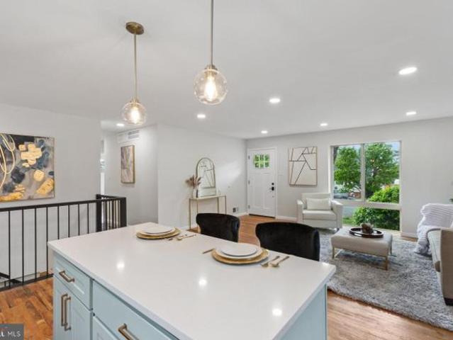 205 N Furman St, Alexandria, VA 22304