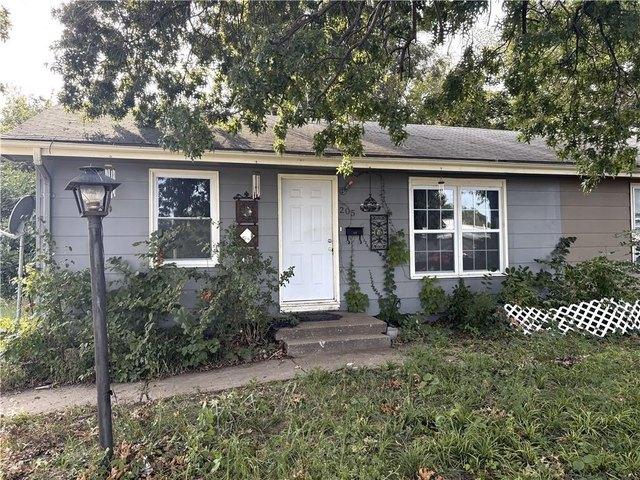 205 N Mahaffie St, Olathe, KS 66061