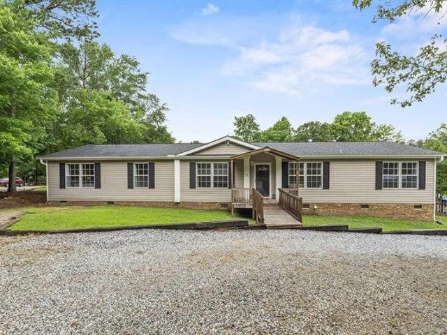 205 Newberry Shores Dr, Prosperity, SC 29127
