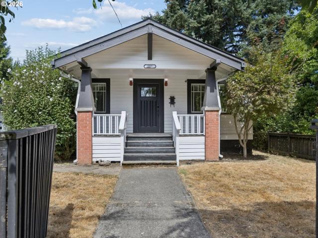 205 NW 12TH ST