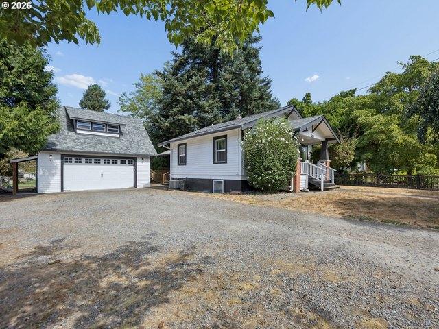 205 NW 12th St, Gresham, OR 97030
