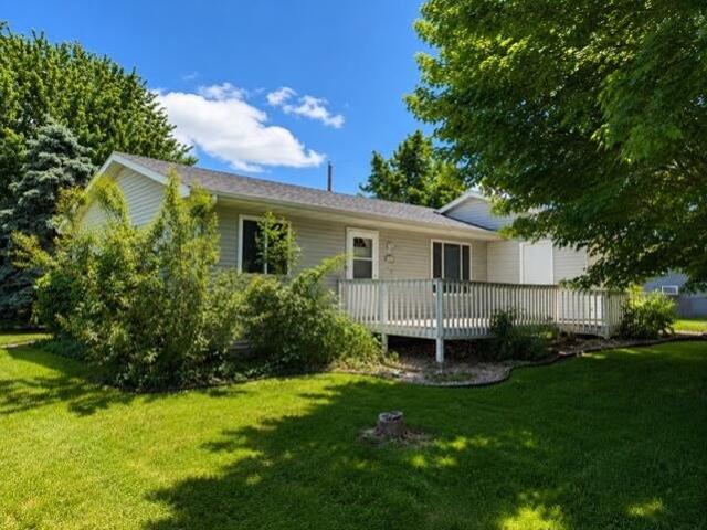 205 S 13th Ave, Faulkton, SD 57438