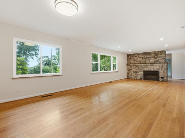 205 S Palisades Drive