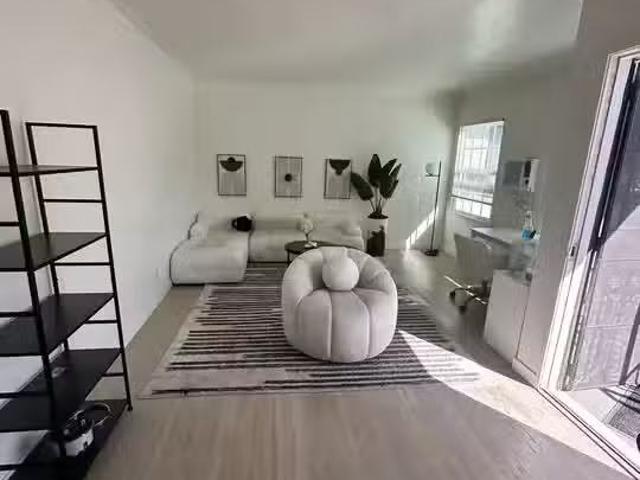 205 S Reeves Dr, Beverly Hills, CA 90212