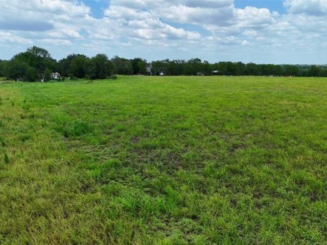 205 Saint Delight Rd, Paige, TX 78659