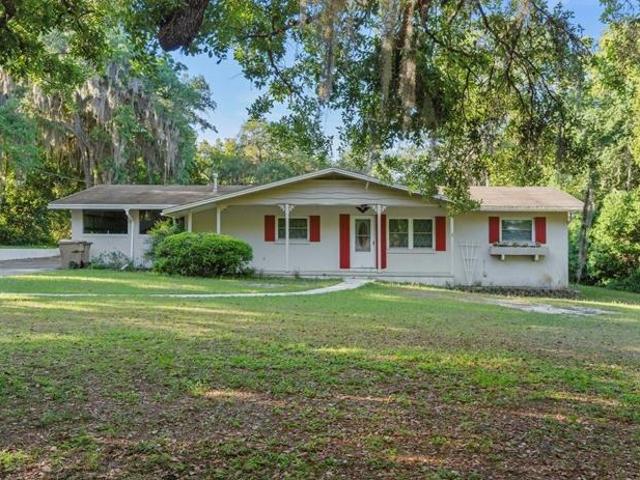 205 Sara Ln, Leesburg, FL 34748