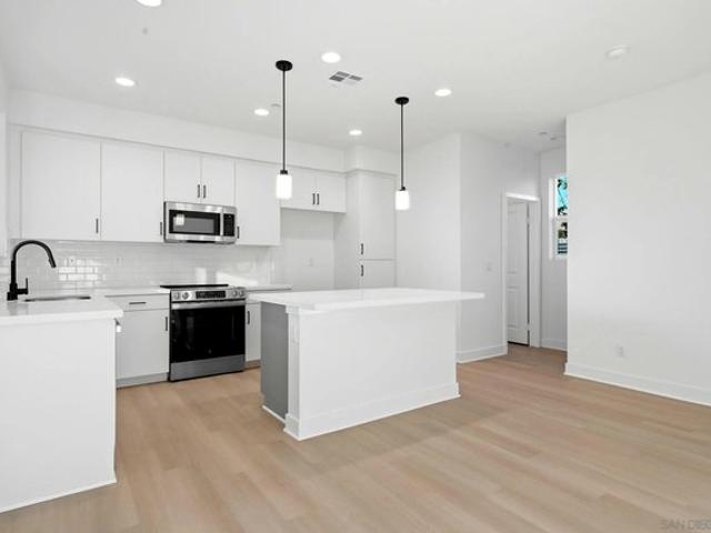 205 Sarina Ln, San Marcos, CA 92069
