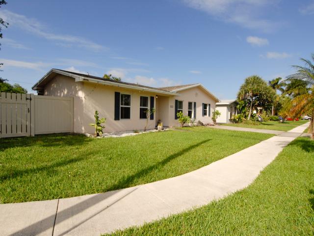 205 SE 4th Ter, Unit 12, Dania Beach, FL 33004 | MLS #B26014