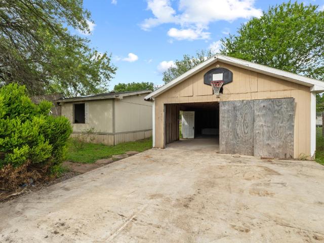 205 Skycrest Dr