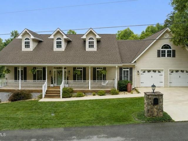 205 Summer Rose Ln, Johnson City, TN 37601