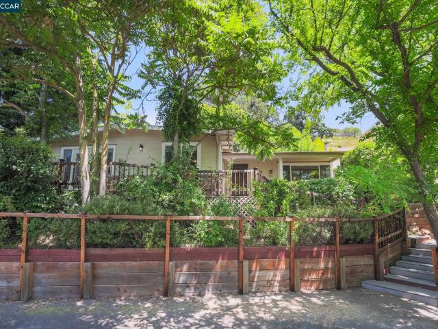 205 Summit Rd