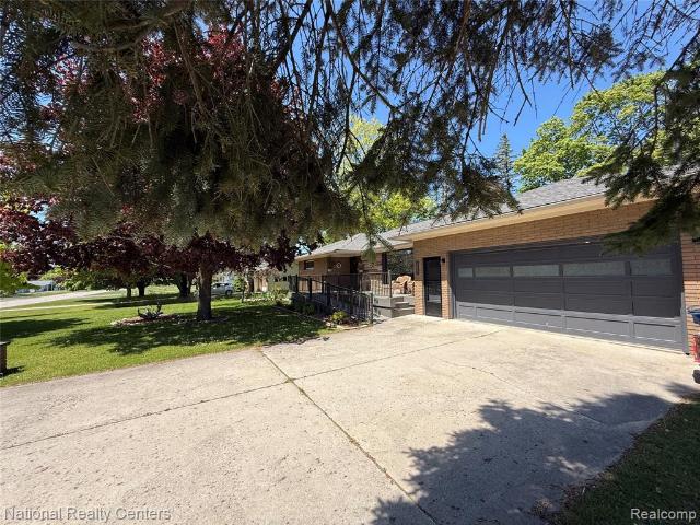 205 Sunset Boulevard