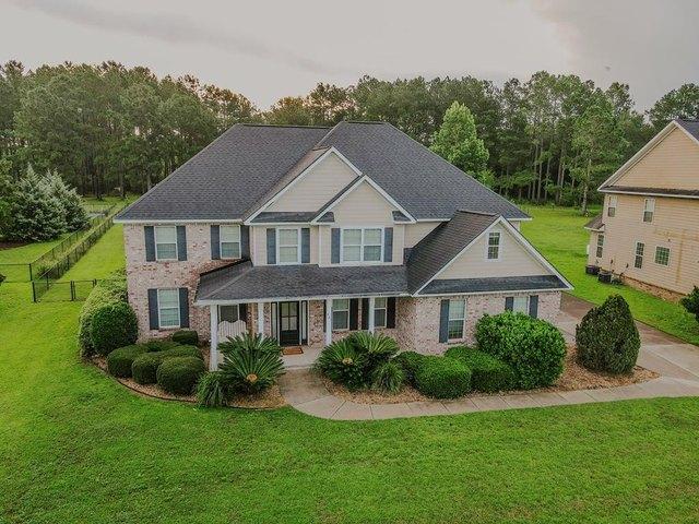 205 Sweetwater Dr, Thomasville, GA 31757