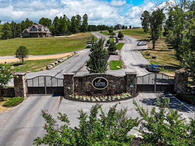 205 Poplar Bnd, Jasper, TN 37347
