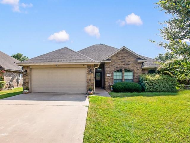 205 Poppy St, Lake Jackson, TX 77566