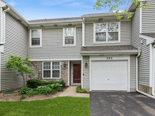 205 Parkview Dr, Wauconda, IL 60084