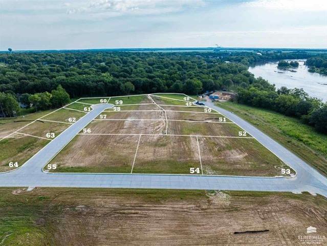 205 Pebblebrook Cir, Wamego, KS 66547