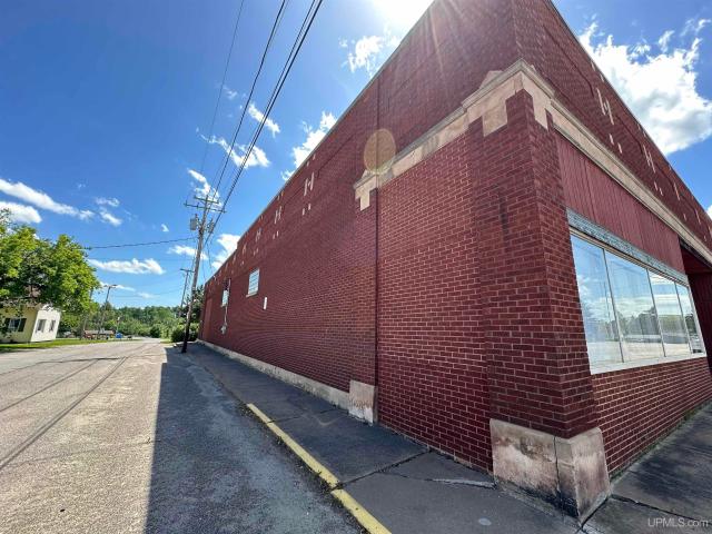 205 Pine Street