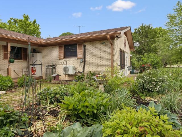 205 Riverside Dr N
