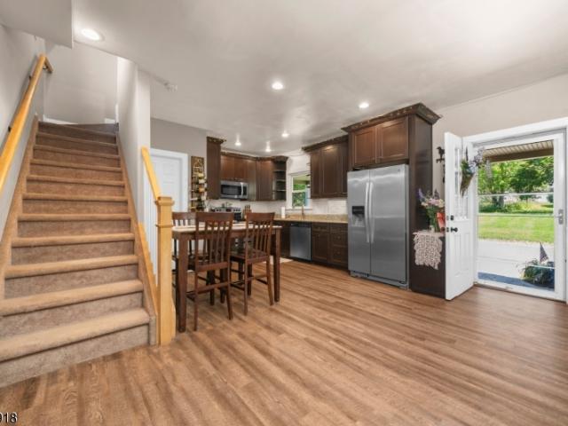 205 Rush Ave